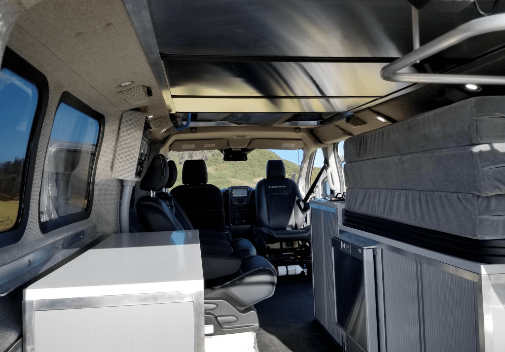 ModVans on Ford Transit 4x4 - Drivin' & Vibin'