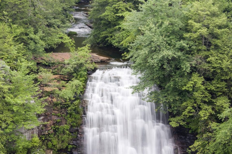 7 Amazing Waterfalls in Tennessee - Drivin' & Vibin'