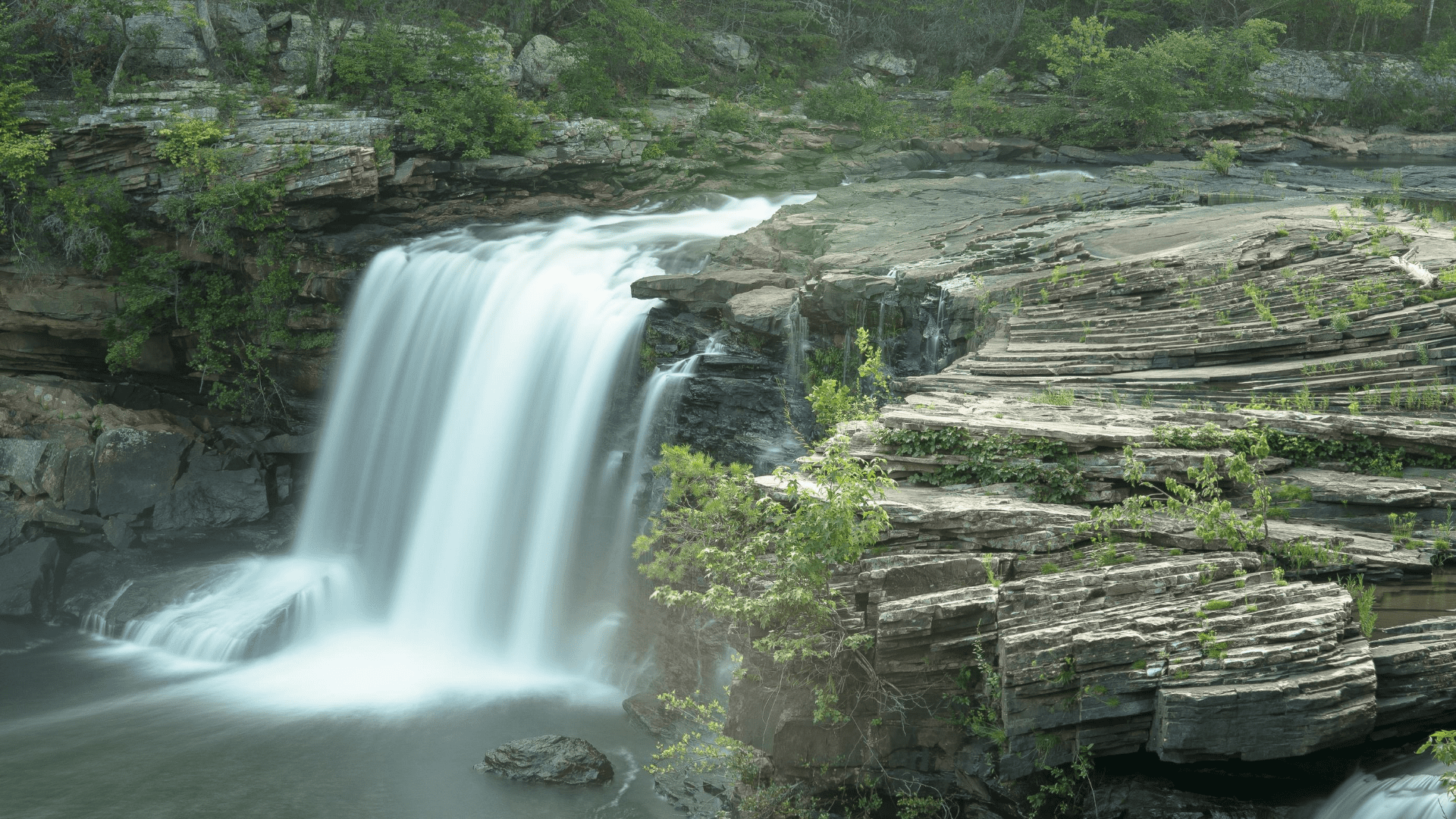 7 Amazing Waterfalls in Alabama - Drivin' & Vibin'