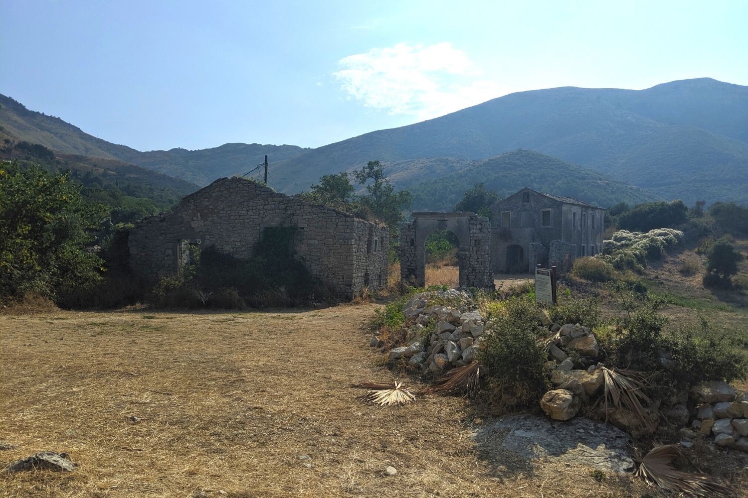 5 Must-See Ghost Towns in Oregon - Drivin' & Vibin'