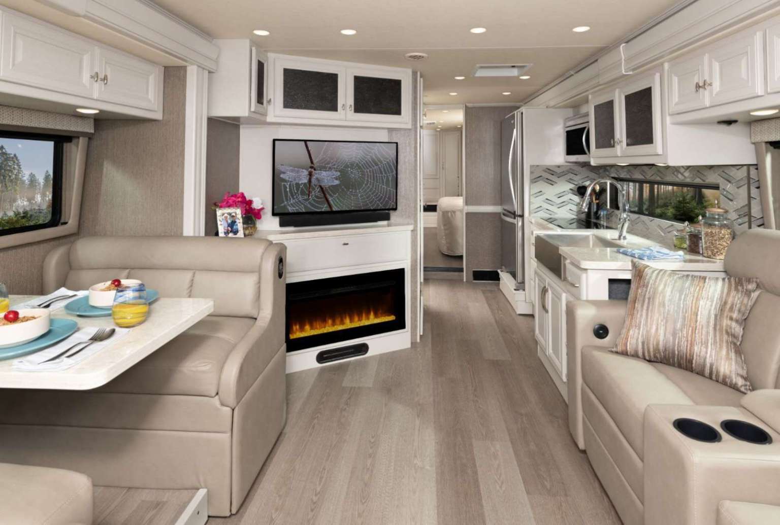 5 Best Class A RV Brands - Drivin' & Vibin'