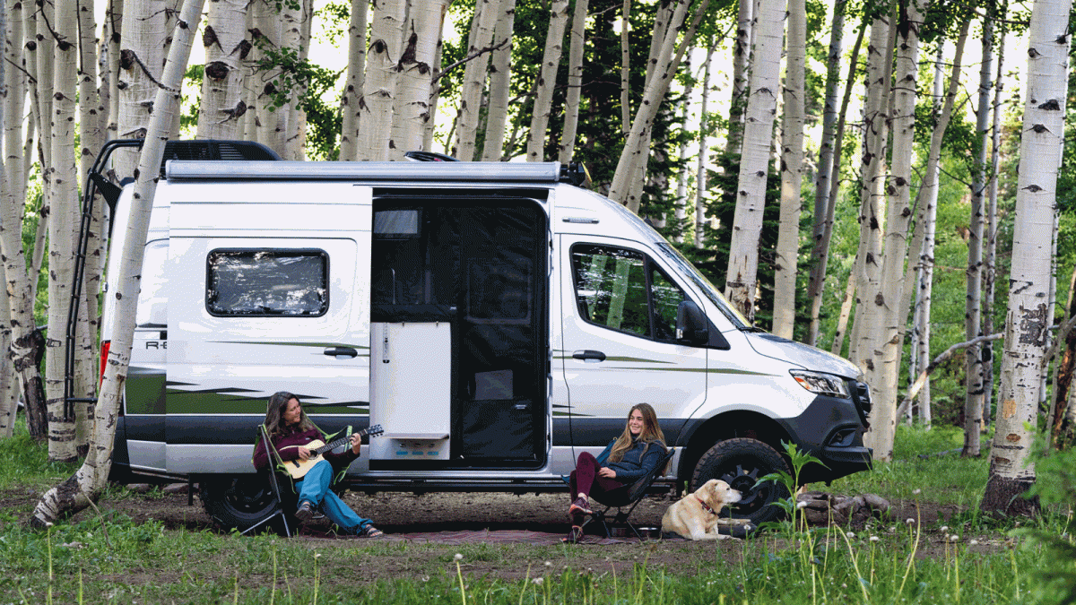 5 Best Class B RV Brands In 2021 - Drivin' & Vibin'