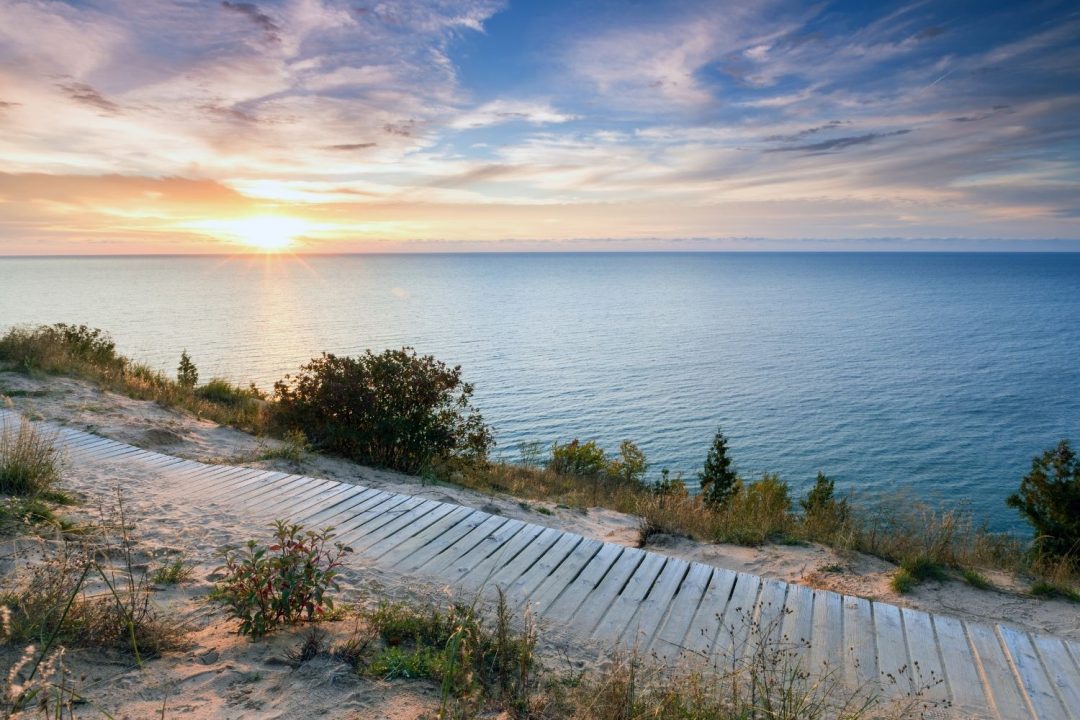 Is It OK To Swim in Lake Michigan? - Drivin' & Vibin'