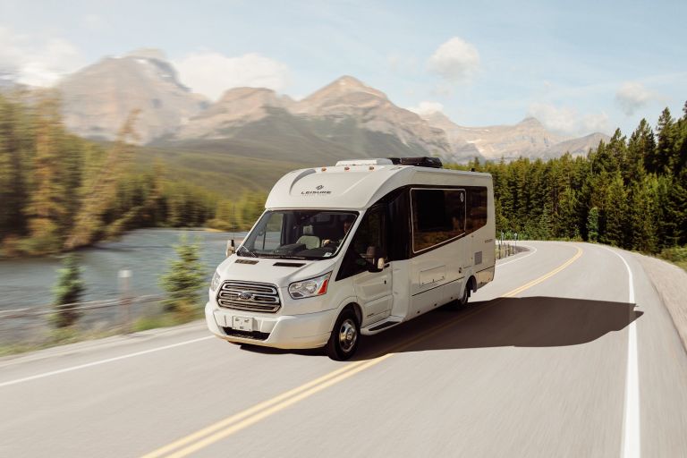 5 Best RV Brands in 2021 - Drivin' & Vibin'