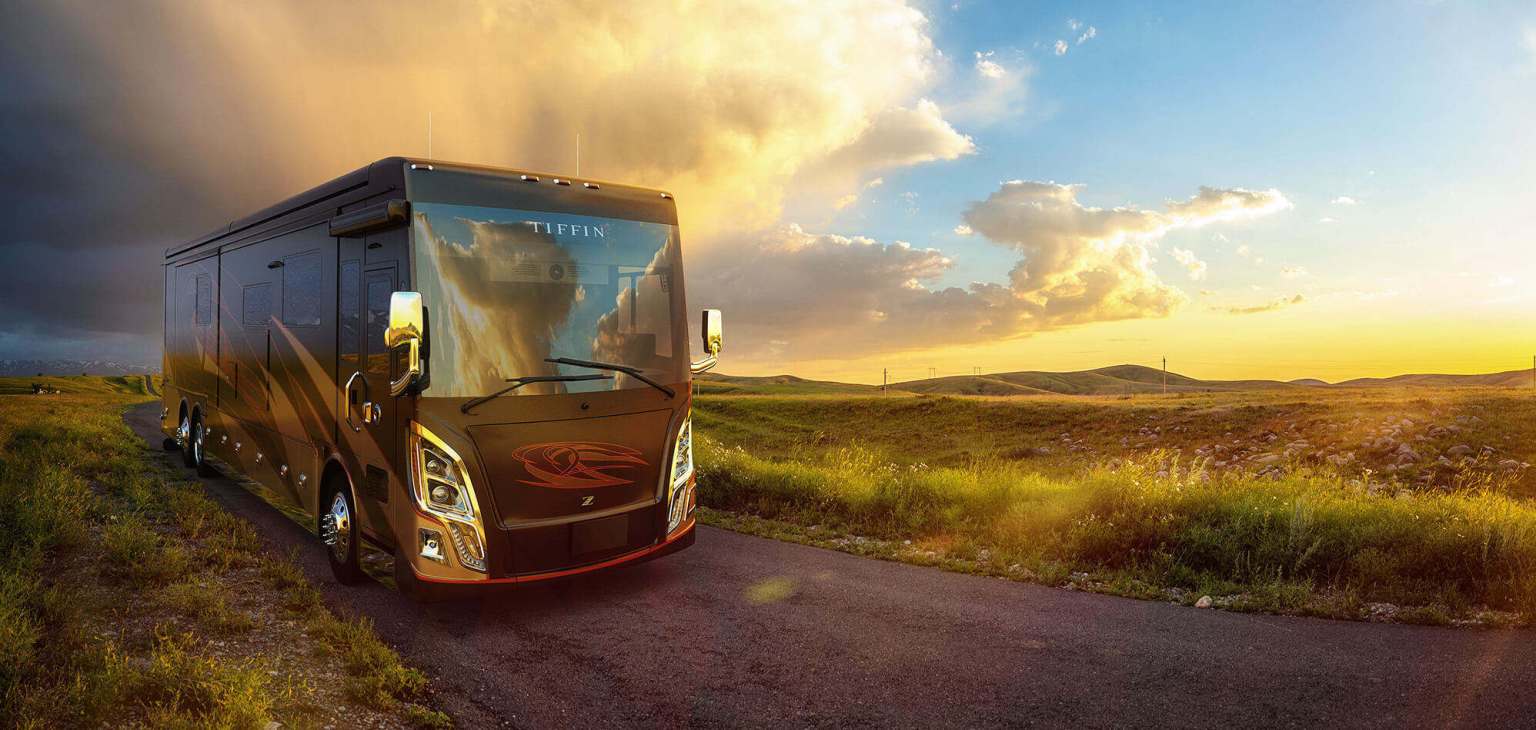 5 Best Luxury Motorhomes in 2021 - Drivin' & Vibin'