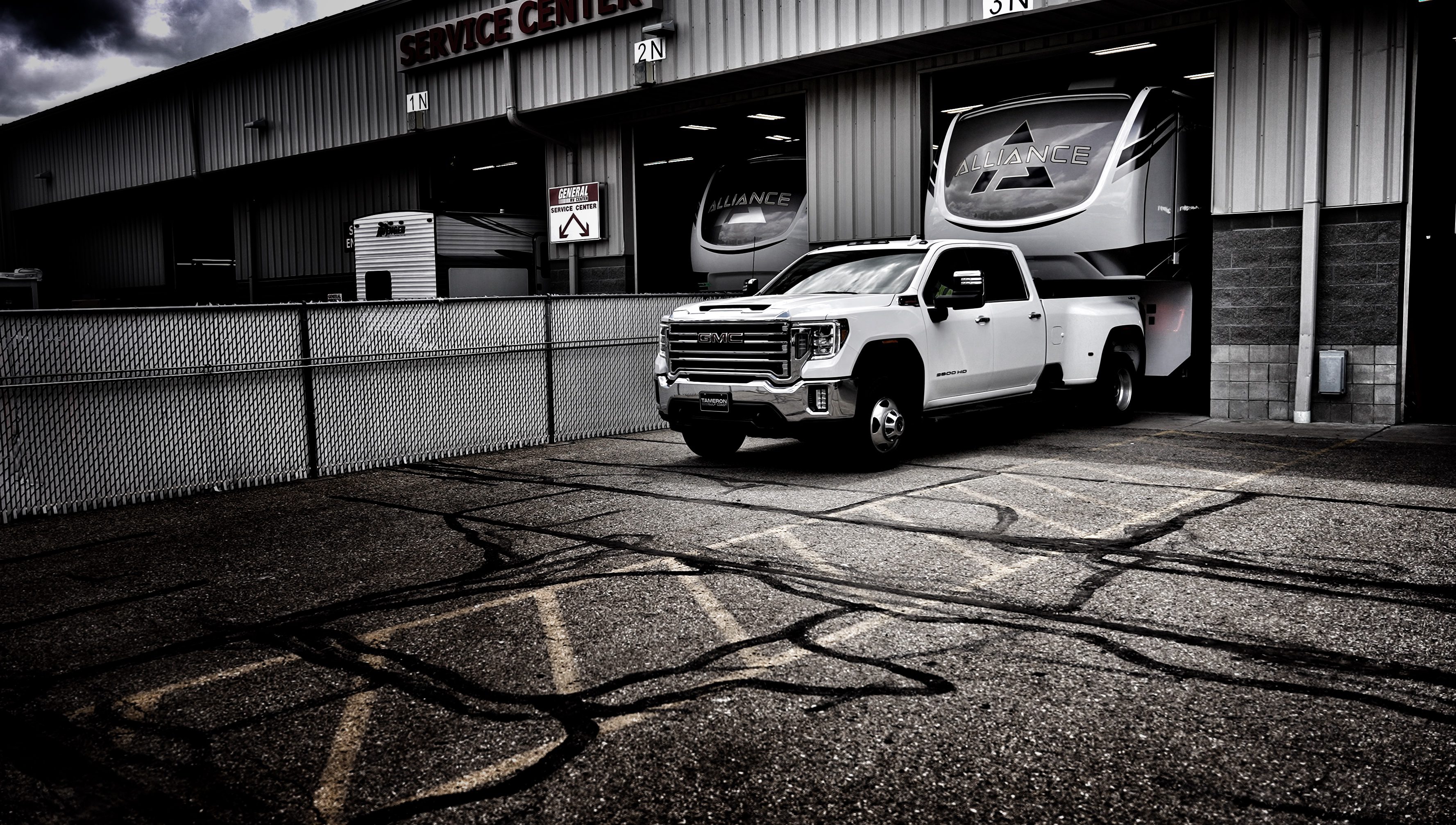 Why We Bought a 40 Foot Alliance 5th Wheel RV - Drivin' & Vibin'