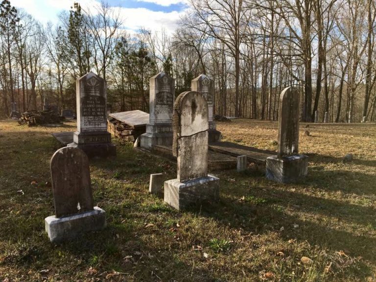 Why Do Thrill Seekers Visit Spider Gates Cemetery? - Drivin' & Vibin'