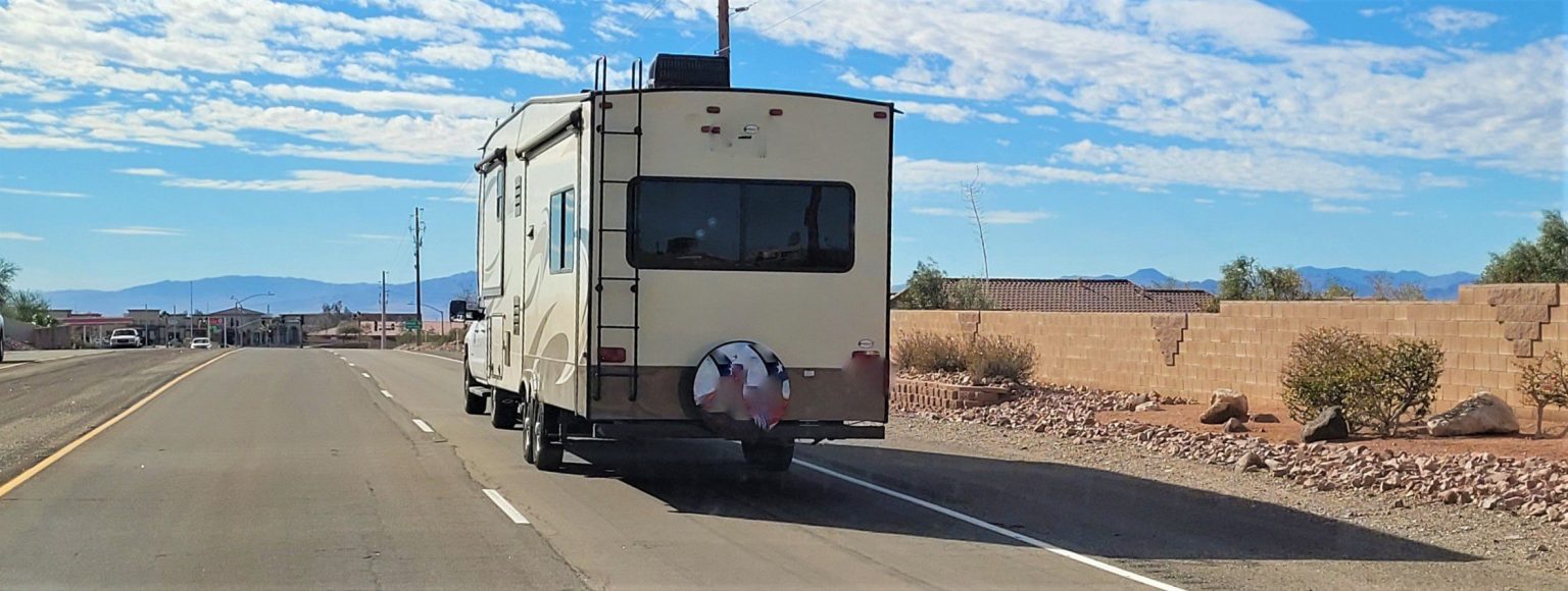 Why Choose a 5th Wheel RV? - Drivin' & Vibin'