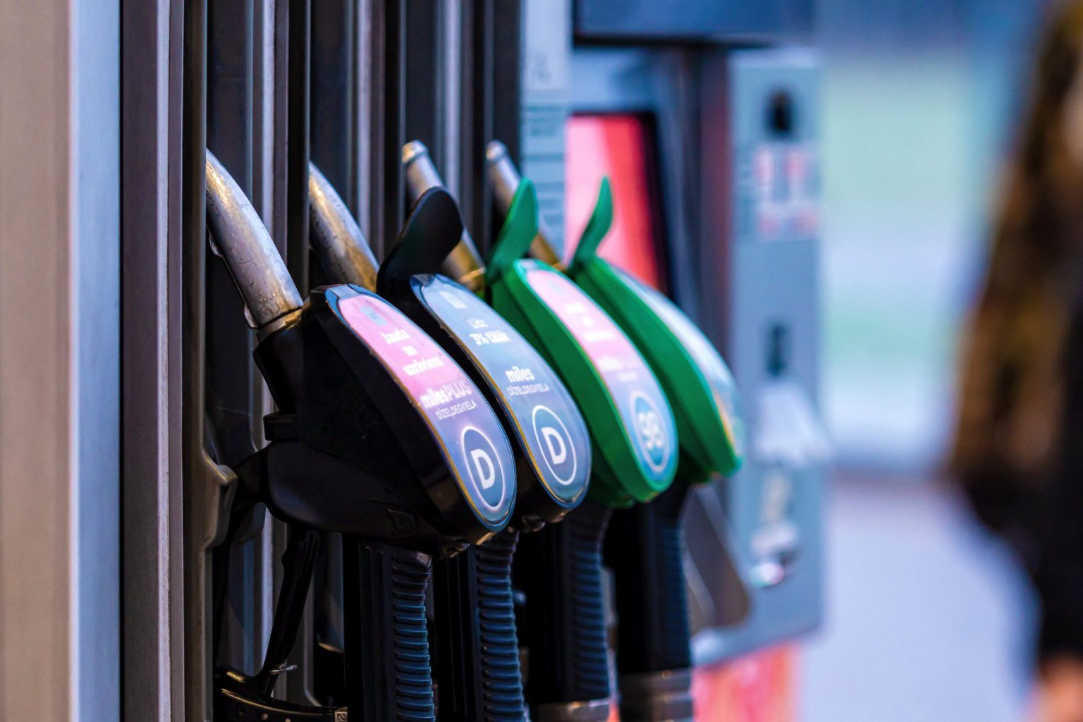 5 States With The Highest Gas Tax in America - Drivin' & Vibin'