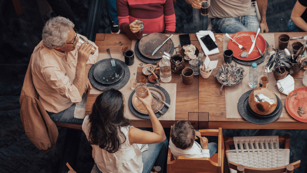 Y'All, Where Do Locals Eat in Mobile, Alabama? - Drivin' & Vibin'