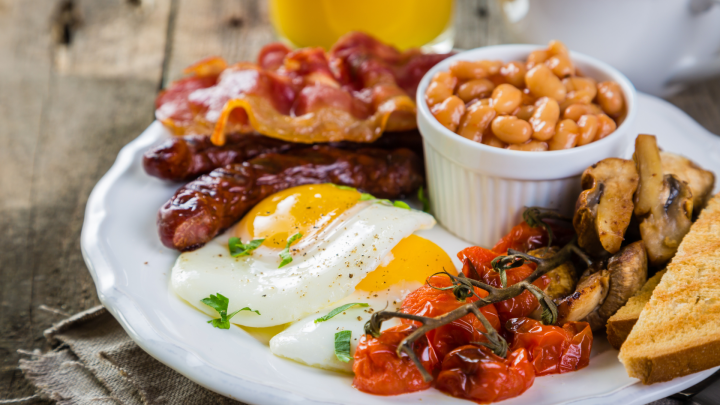 What Is a Traditional English Breakfast? - Drivin' & Vibin'