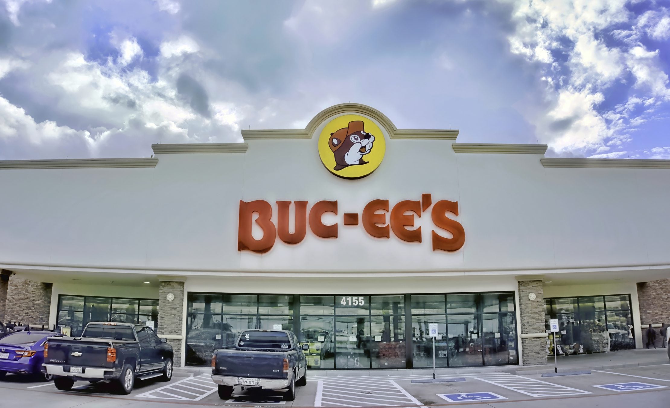 DEBATE: 7 Best Snacks from Buc-ee's Gas Station - Drivin' & Vibin'
