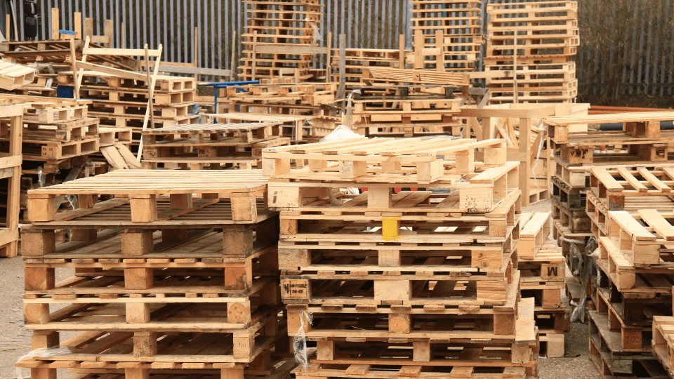 7 Places to Get Free Wooden Pallets Near Me - Drivin' & Vibin'