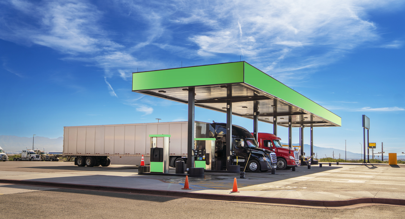 NON-TRUCKERS: 5 Rules for Using Gas Station Truck Lanes - Drivin' & Vibin'