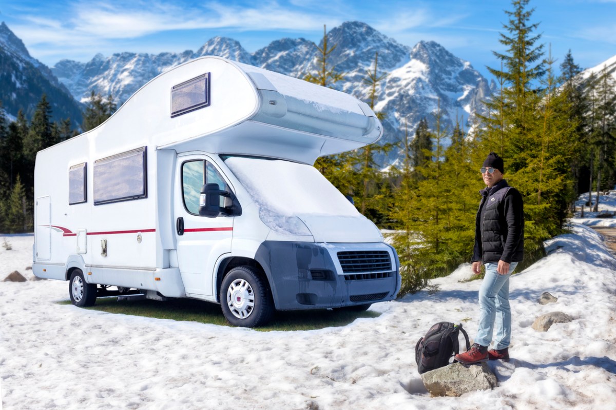Insider Advice: When to Use Your RV Heat Pump vs Furnace - Drivin' & Vibin'